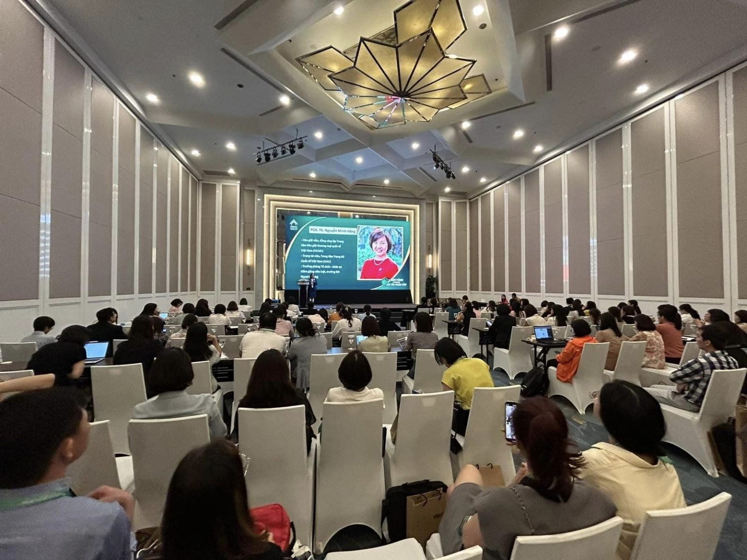 HOÀ GIẢI VIÊN VICMC THAM GIA TRÌNH BÀY TẠI HỘI NGHỊ LUẬT LAO ĐỘNG 2024